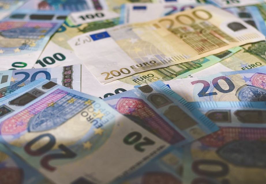 What is deflation: the impacts and implications