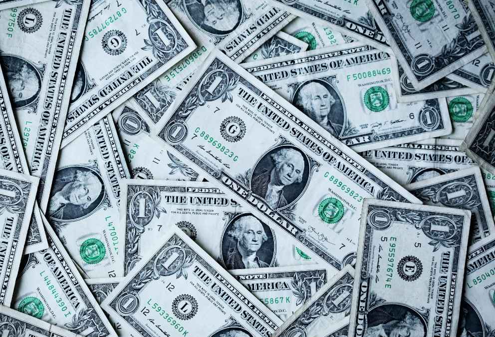 The evolution of reserve currencies: shifting dynamics in global finance