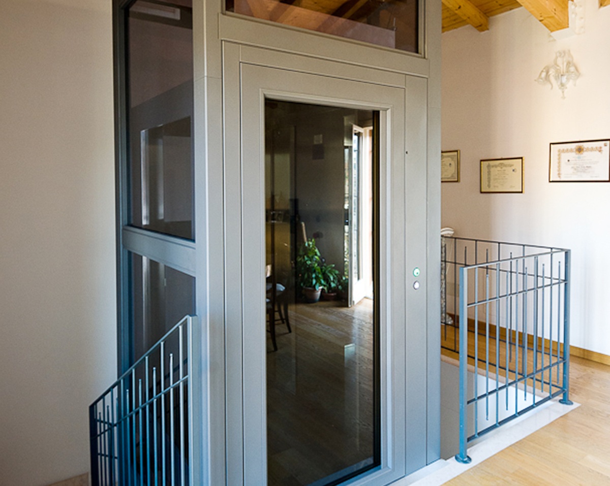 Small Elevators for Private Homes: A Technological Evolution Made in Italy